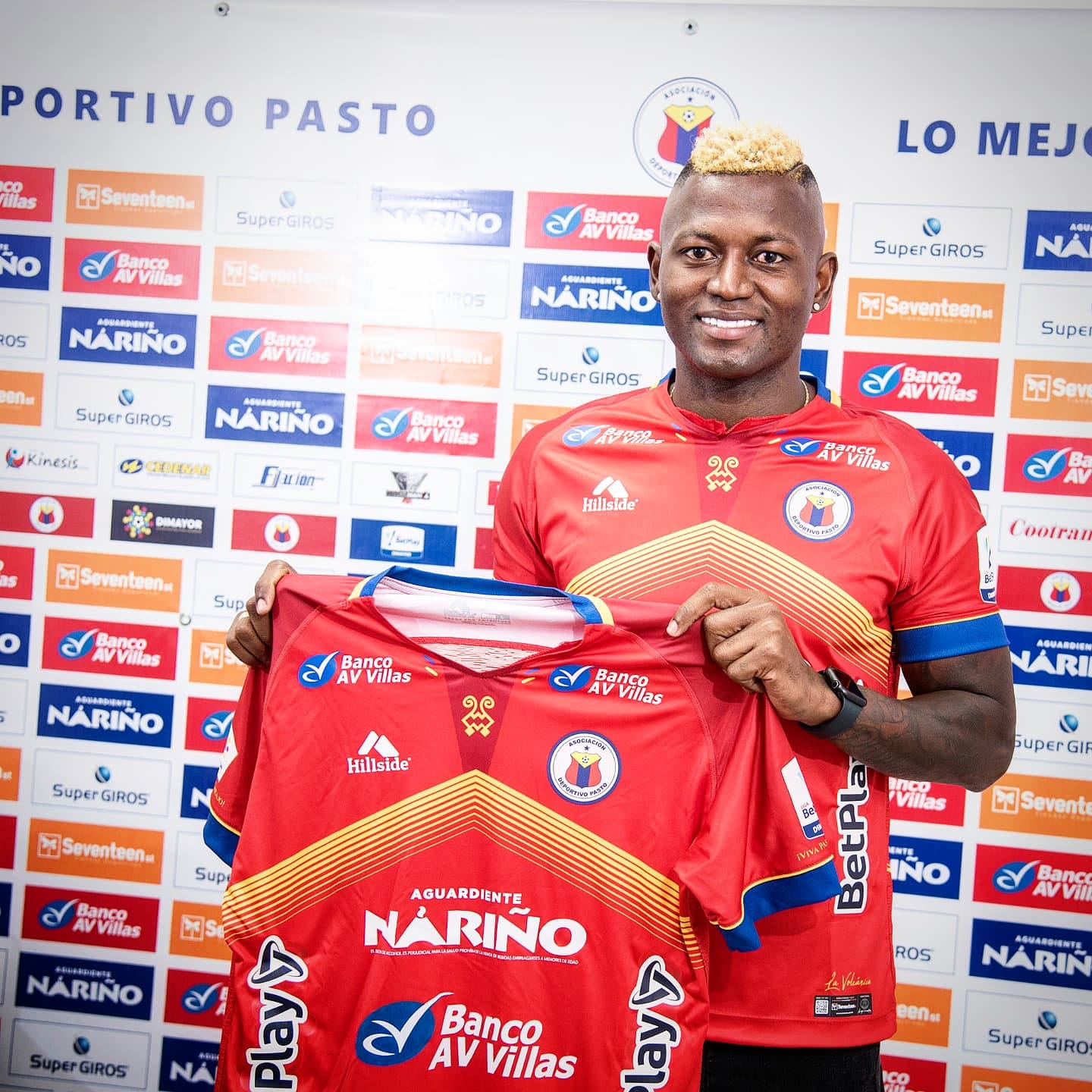 EL GOLEADOR DUVIER RIASCOS, ¡¡ES VOLCÁNICO!! - Deportivo News